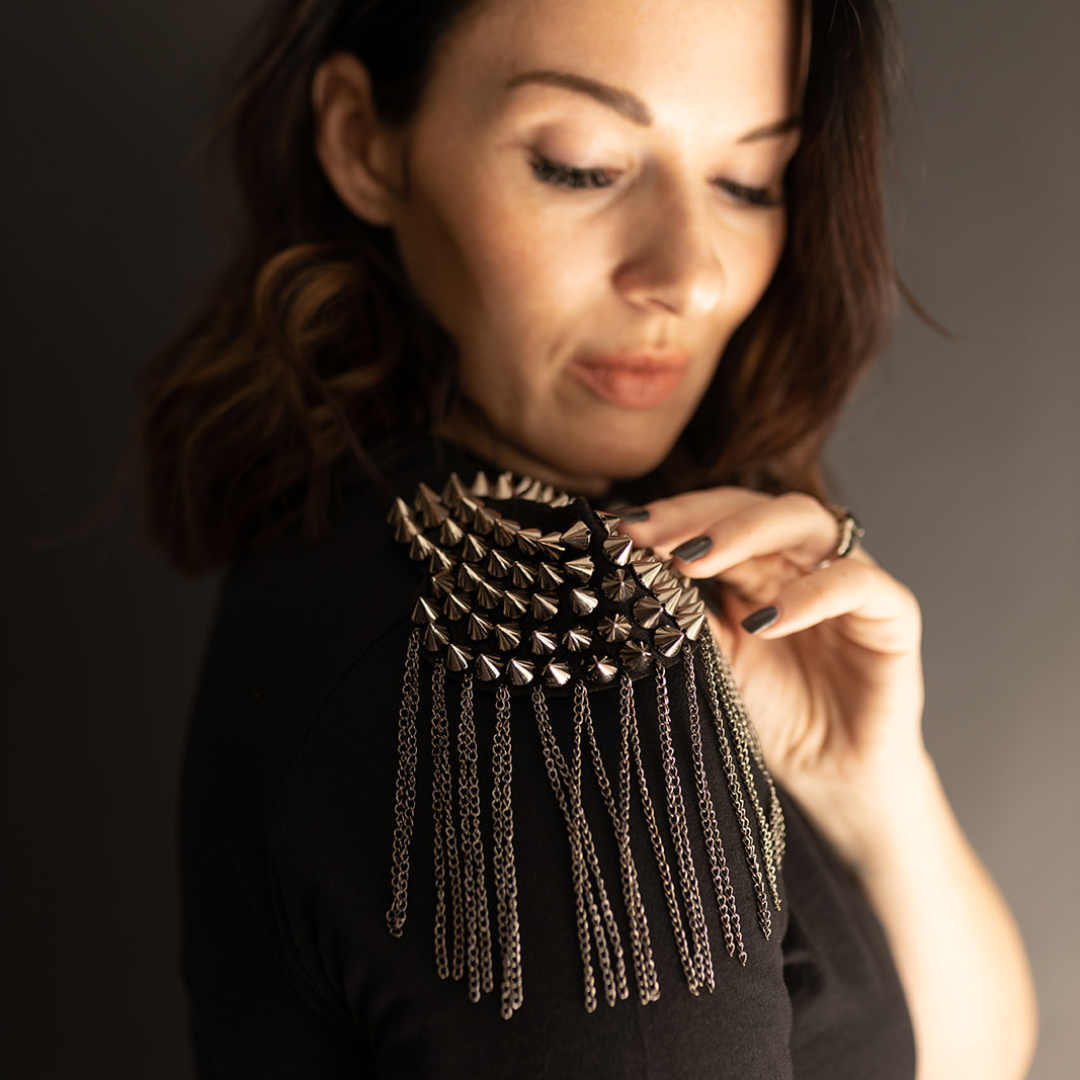 Shoulder Brooch – LYNNÉ