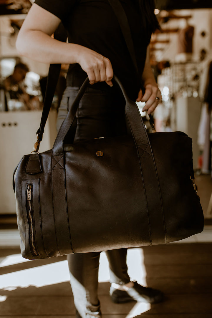 LEATHER – LYNNÉ